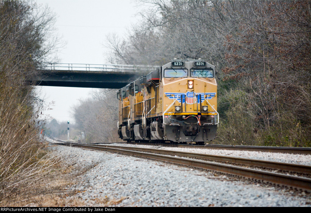 UP power move Dallas under Military Pkwy